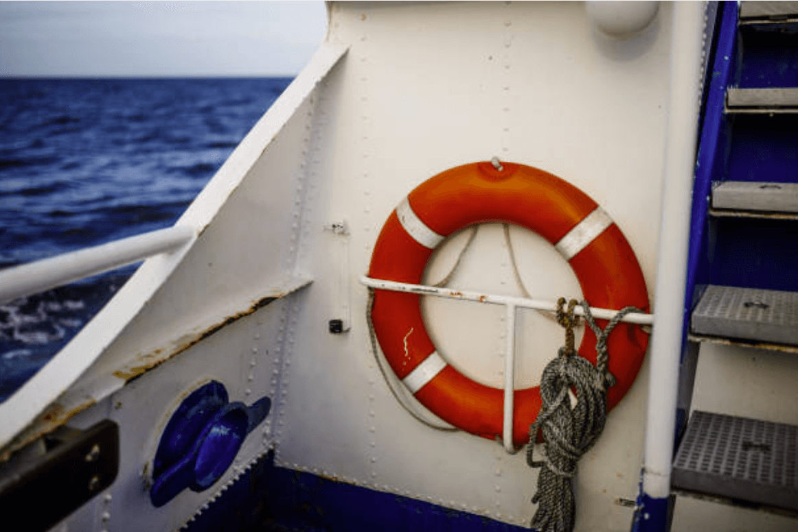 10 Essential First Aid Items for Mariners – Six Maritime